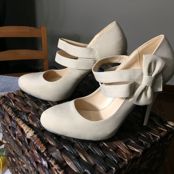 Lazonia | Shoes | Lazonia Nude Heels | Poshmark